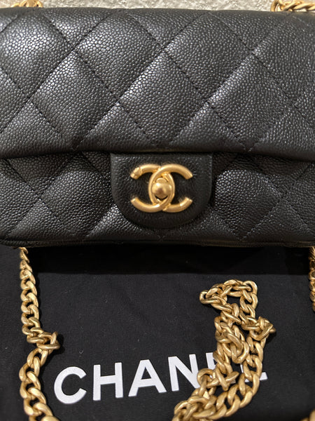 CHANEL 23P Heart Mini – PearlaaCloset LLC